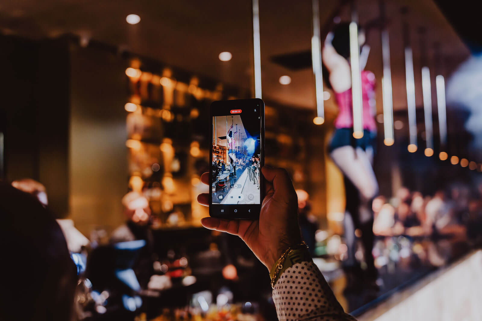 Naslovnica — Level Restaurant